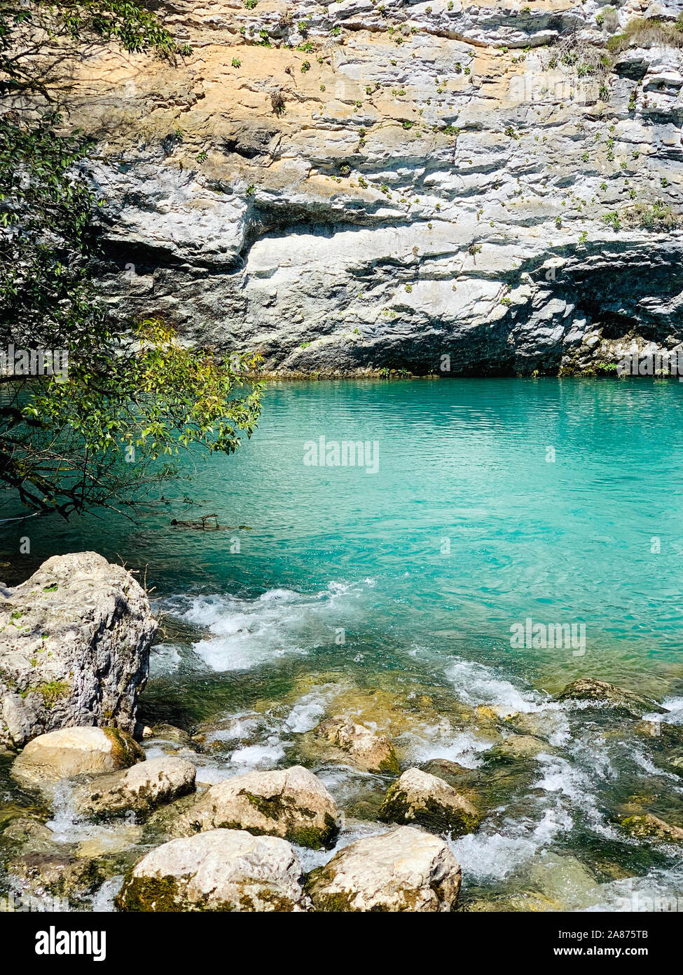 Green grass valley sun river hi-res stock photography and images - Alamy