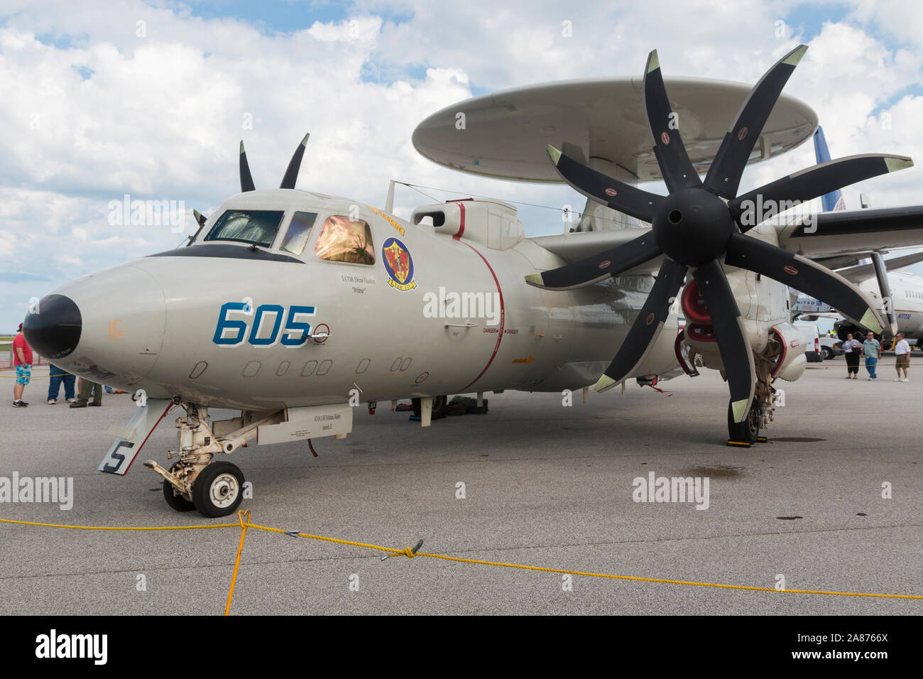 Northrop grumman e2 hawkeye hi-res stock photography and images - Alamy