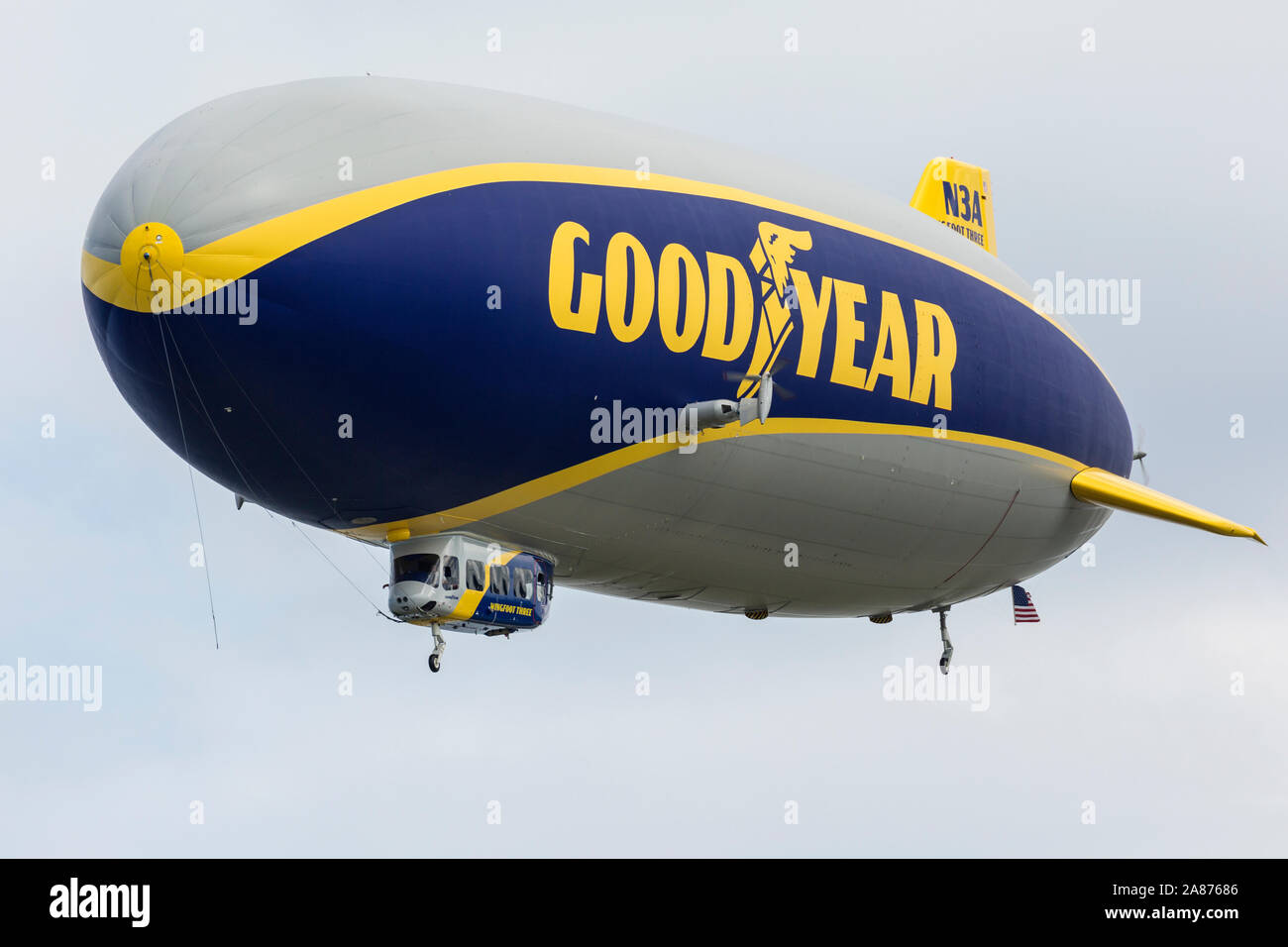 Blimps hi-res stock photography and images - Alamy