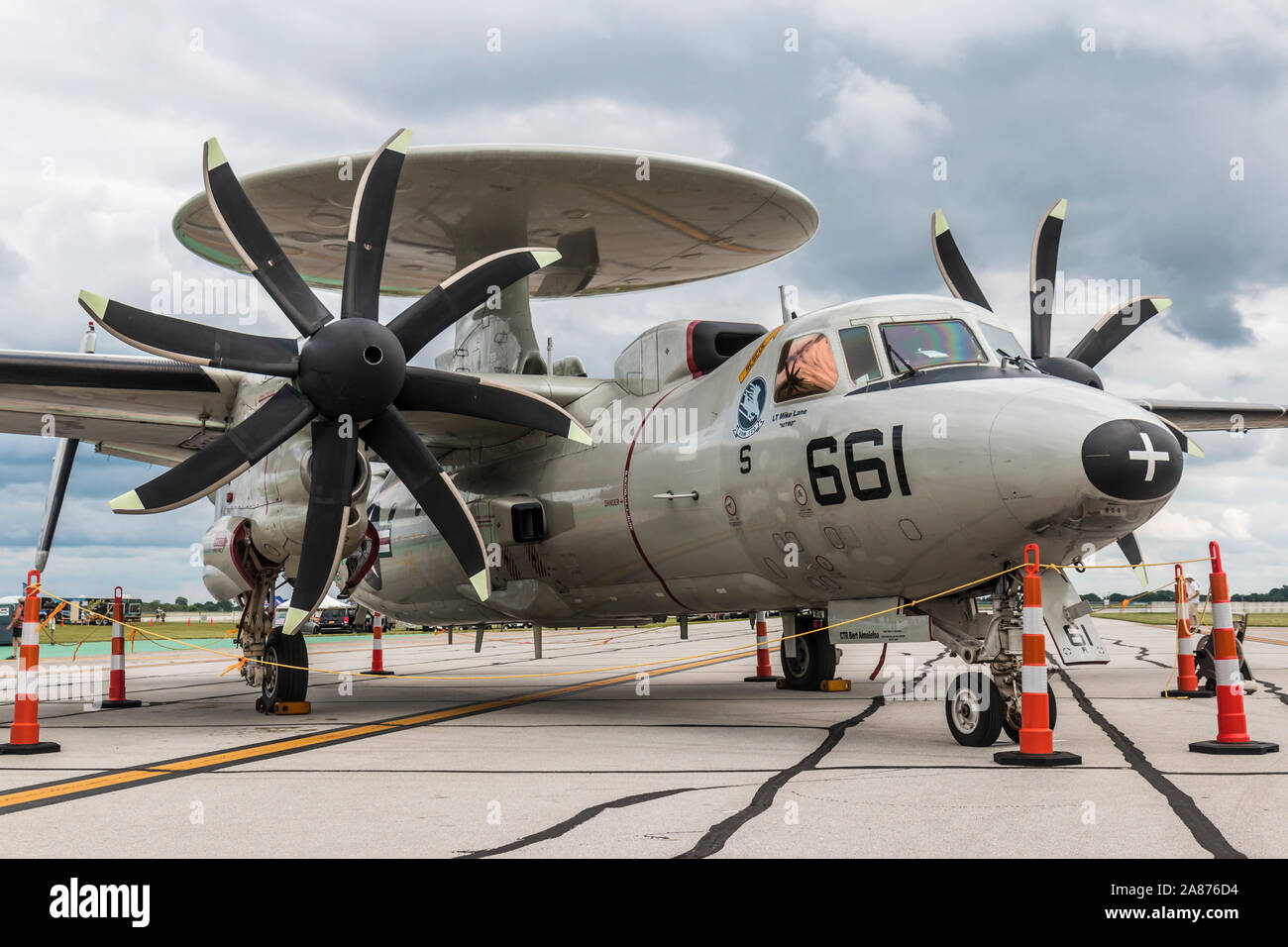 Grumman e2 hawkeye hi-res stock photography and images - Alamy