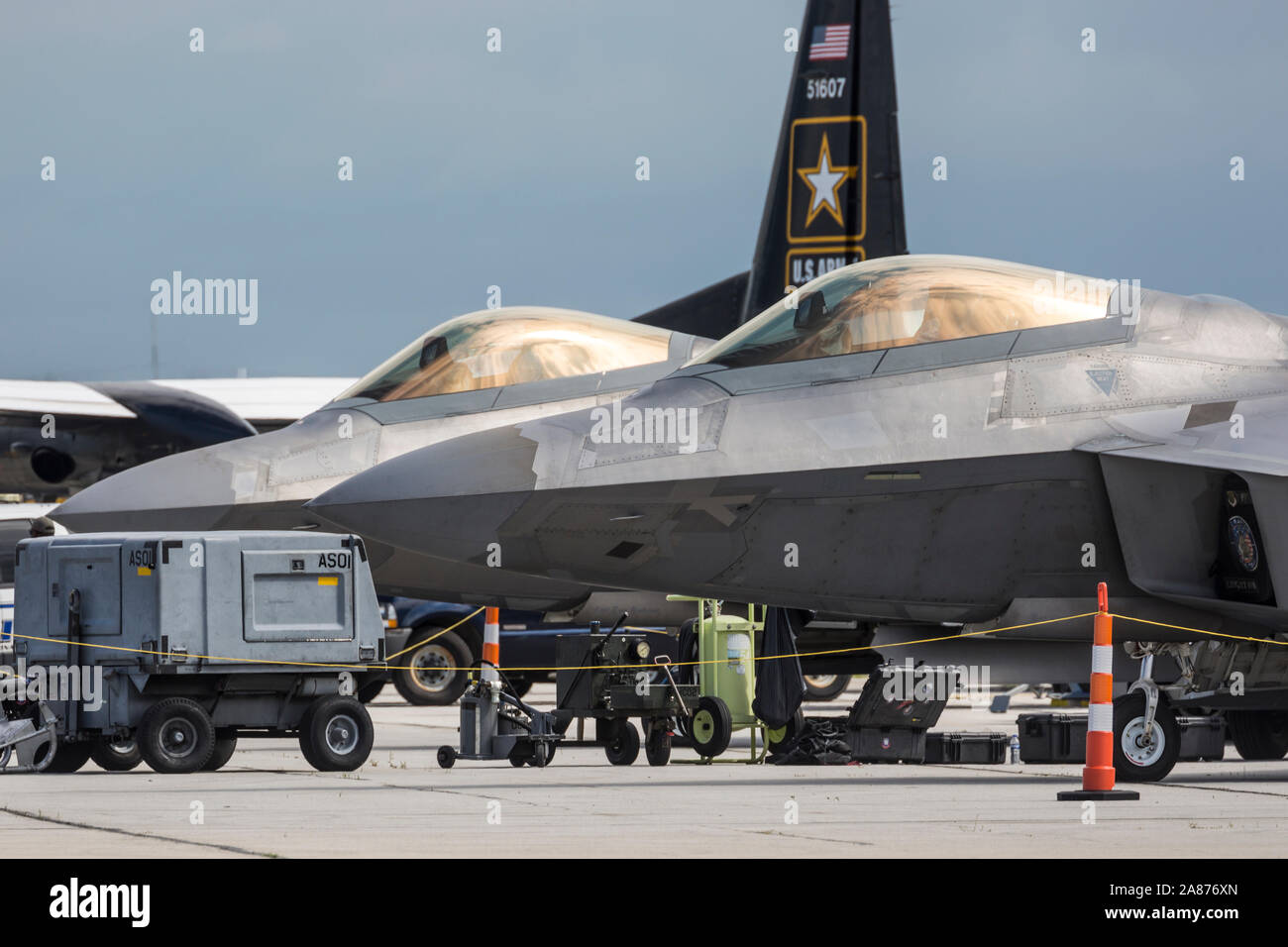 F22 raptor nose hi-res stock photography and images - Alamy