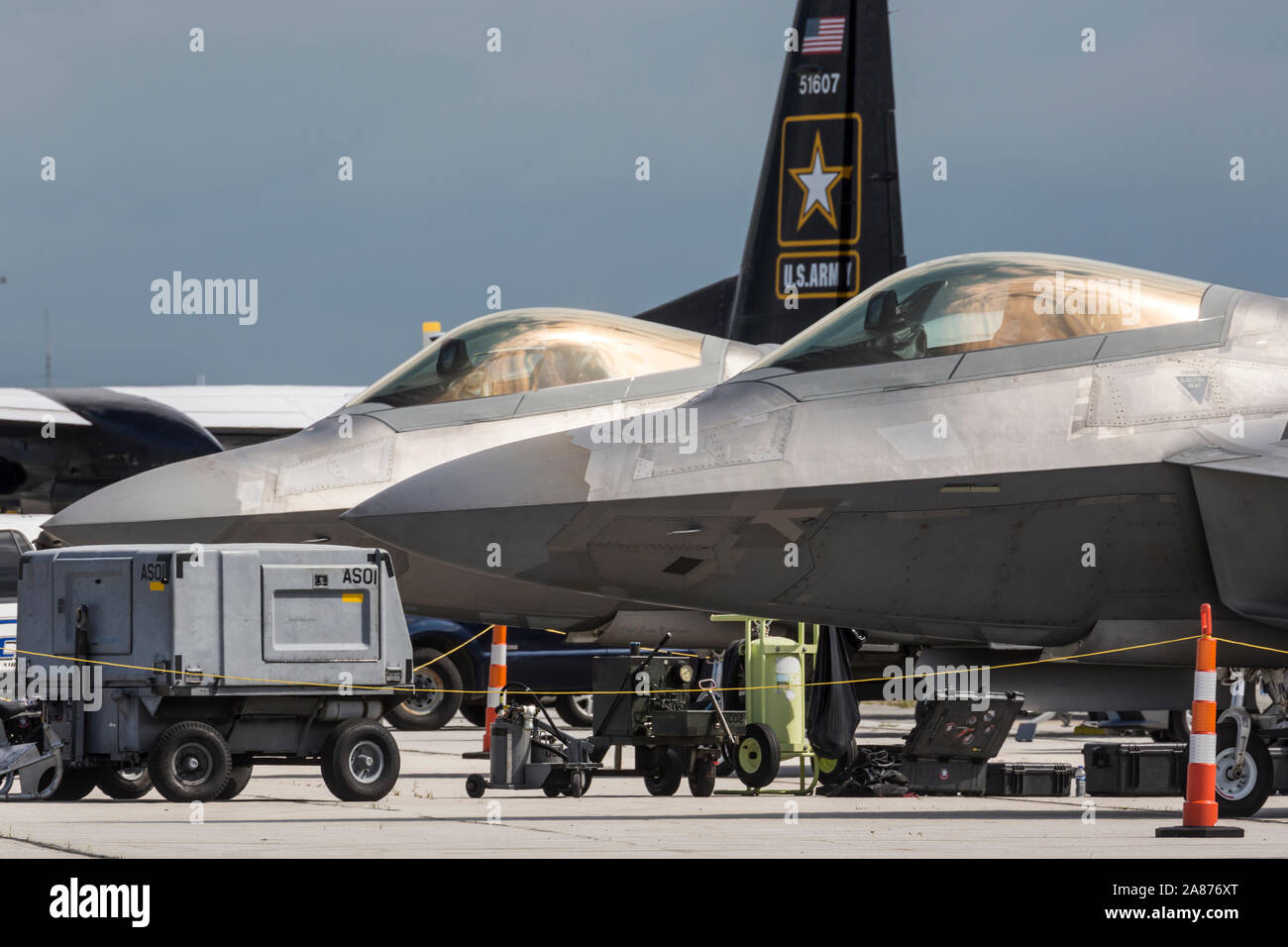 F22 raptor nose hi-res stock photography and images - Alamy