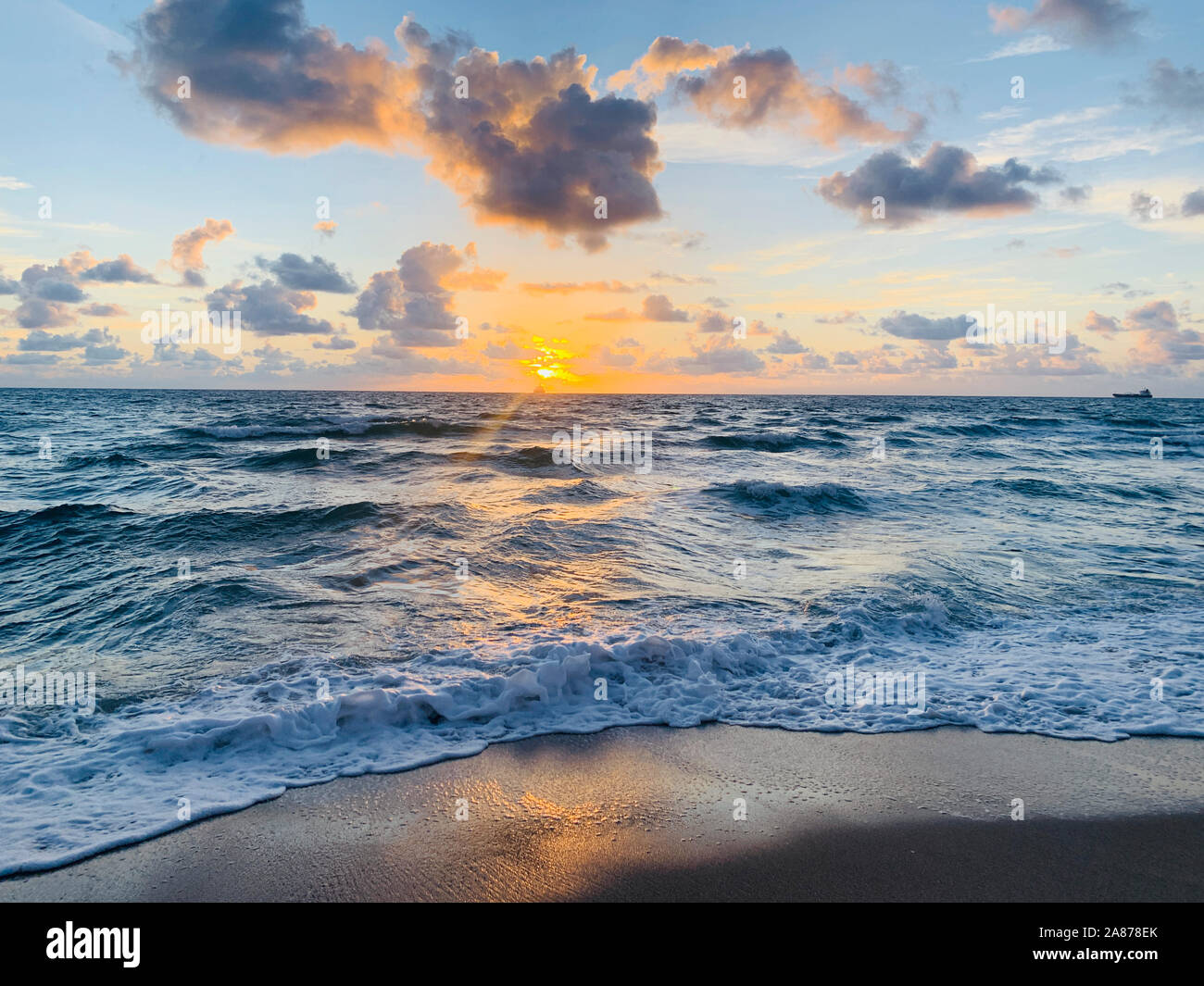 Fort lauderdale beach morning sunrise hi-res stock photography and ...