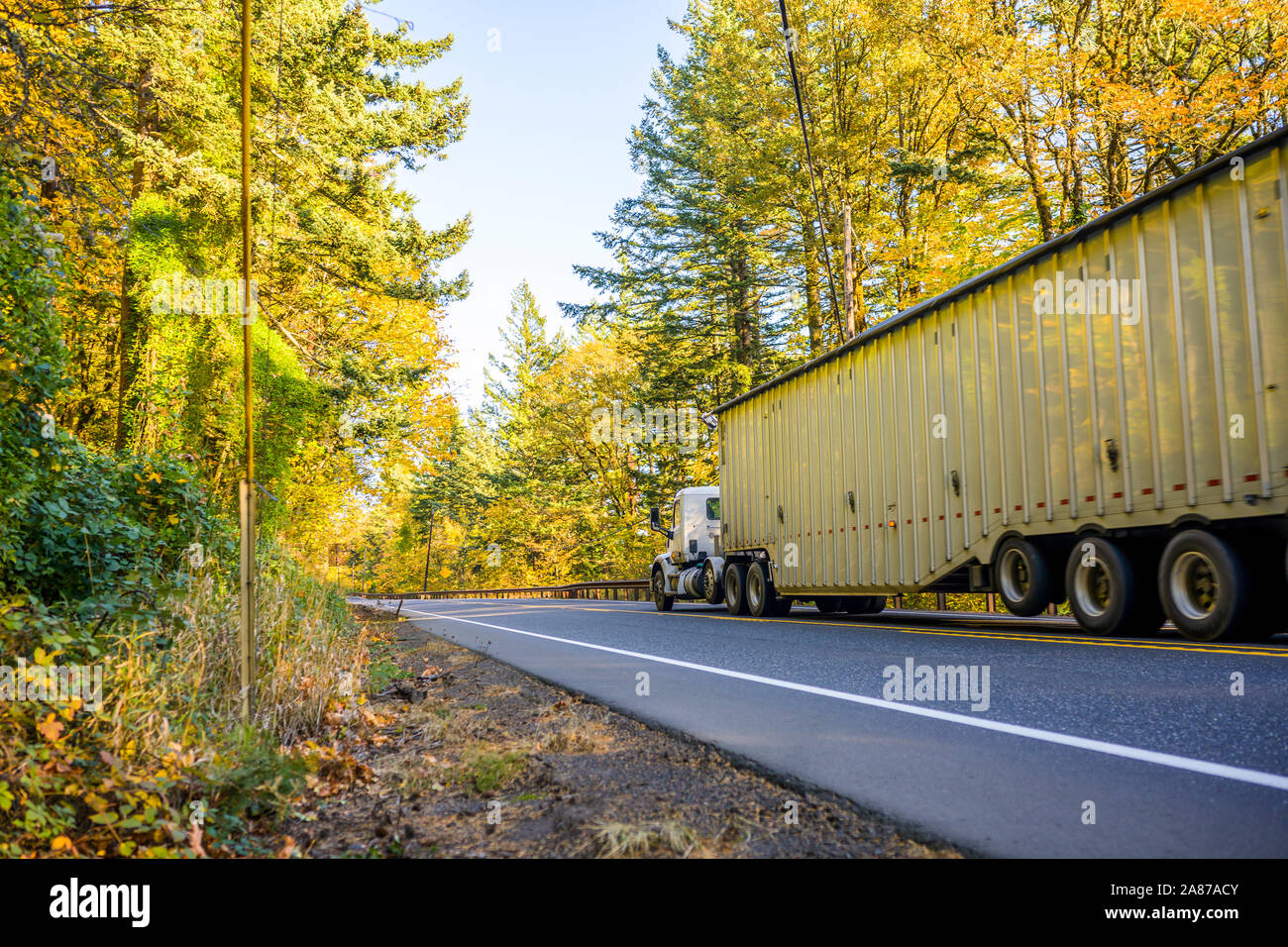 Big rig day cab white semi truck for local logistic freights ...