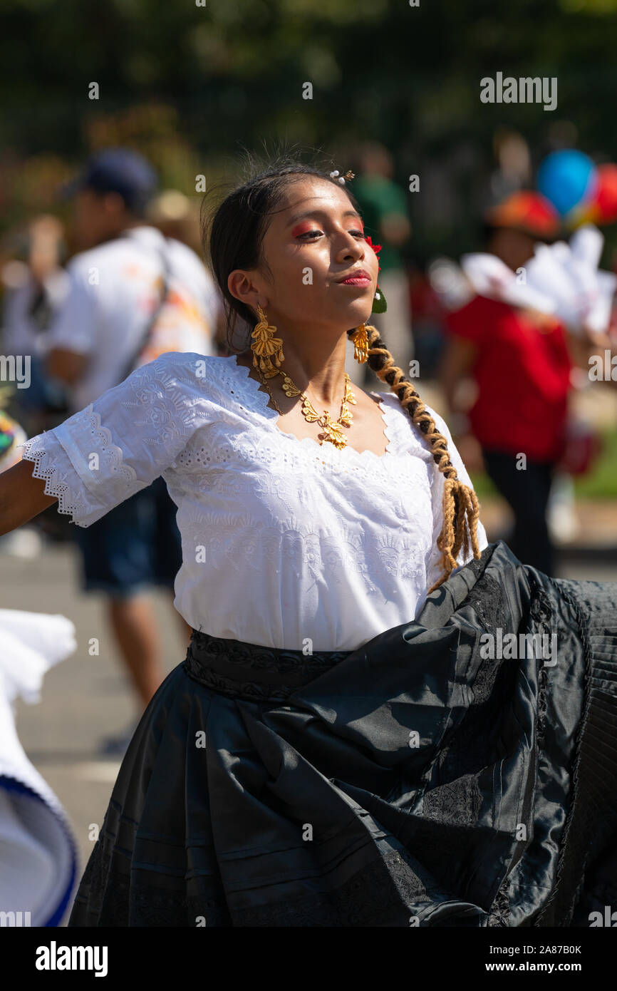 Marinera dancers peru hi-res stock photography and images - Alamy