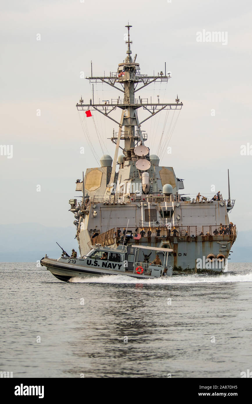 191008-N-DX868-2200 GULF OF TADJOURA (October 8, 2019) Coastal Riverine ...