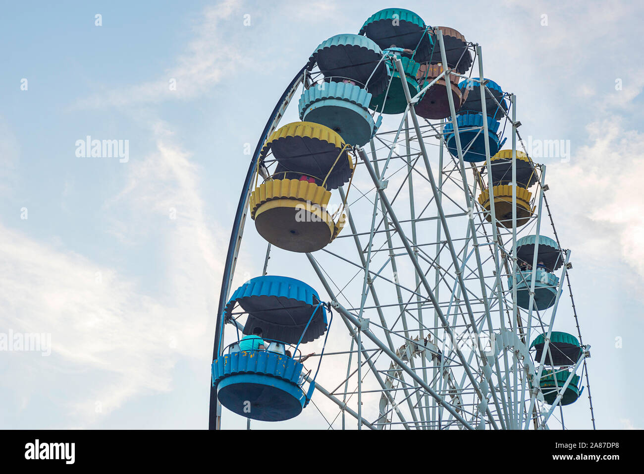 Pink ferris wheel hi-res stock photography and images - Alamy