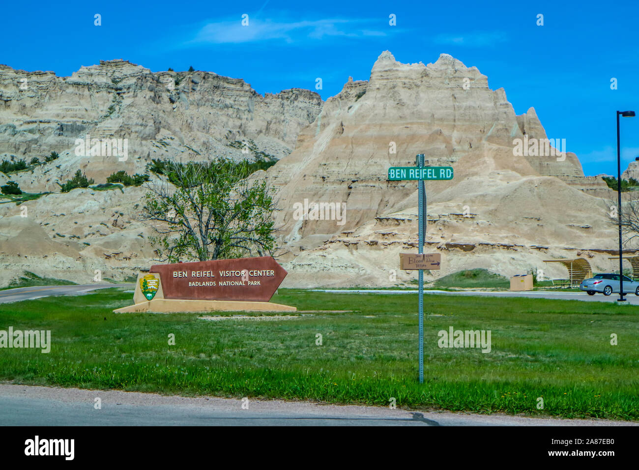 Badlands national park entrance sign hi-res stock photography and ...
