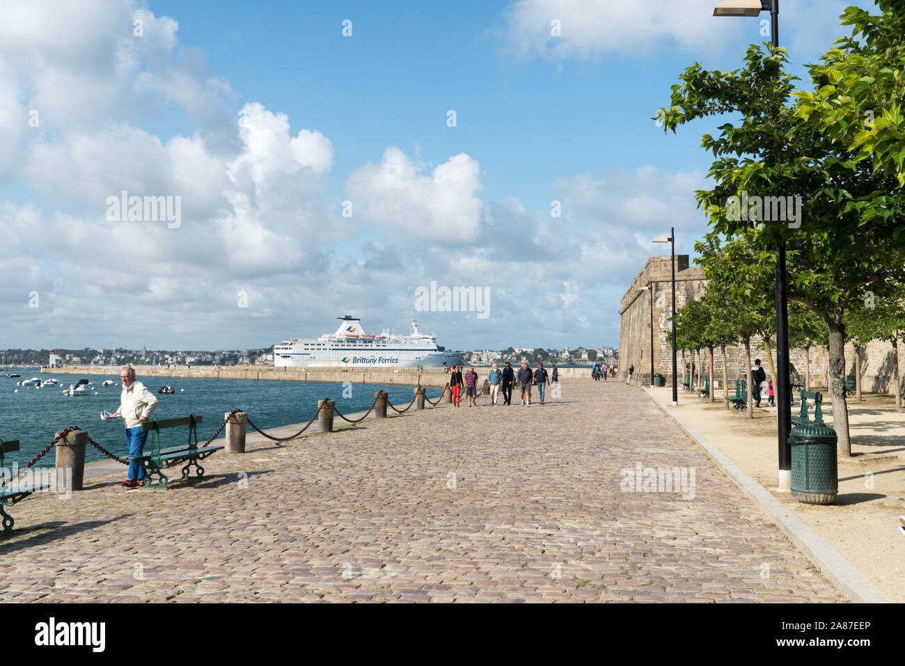 Car ferry port channel hi-res stock photography and images - Alamy