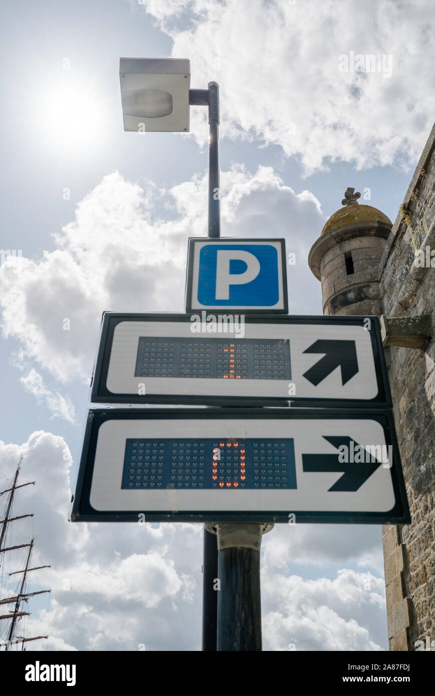No spaces sign car park hi-res stock photography and images - Alamy