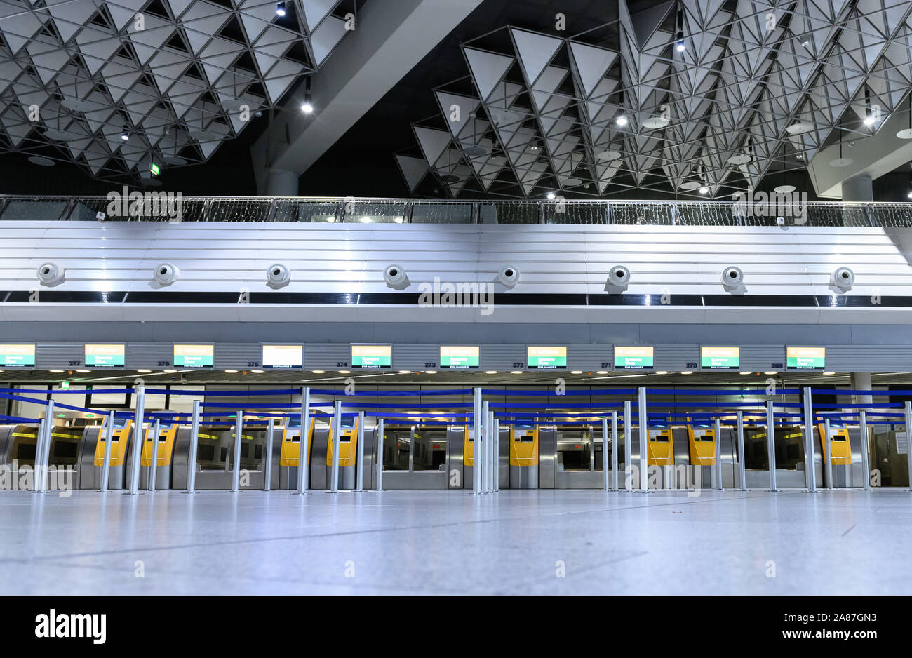 Dispatch counters hi-res stock photography and images - Alamy