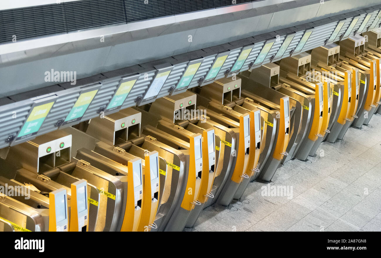 Dispatch Counters High Resolution Stock Photography and Images - Alamy