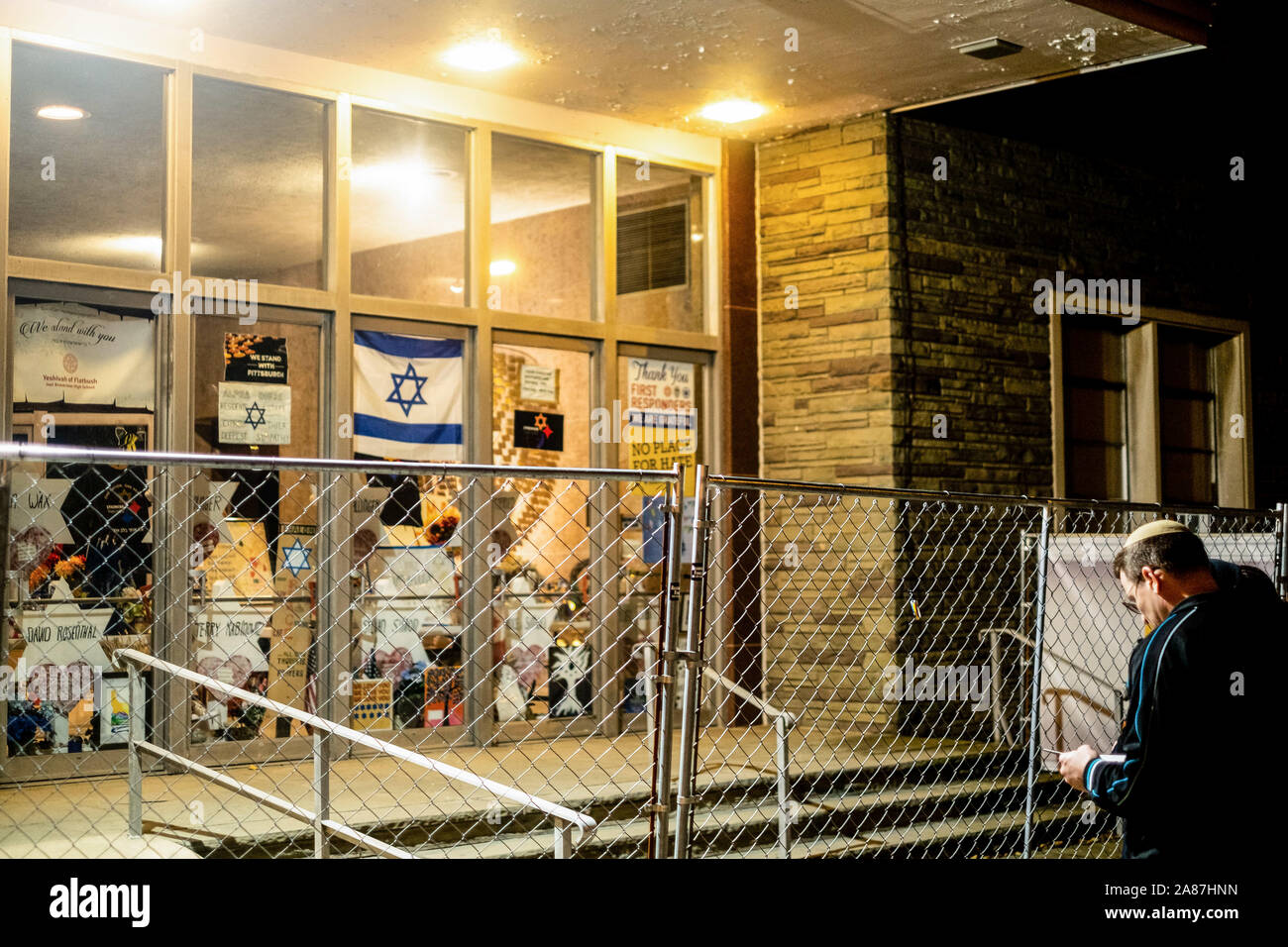Pittsburgh, PA, USA. 27th Oct, 2019. A mourner seen praying in front of ...