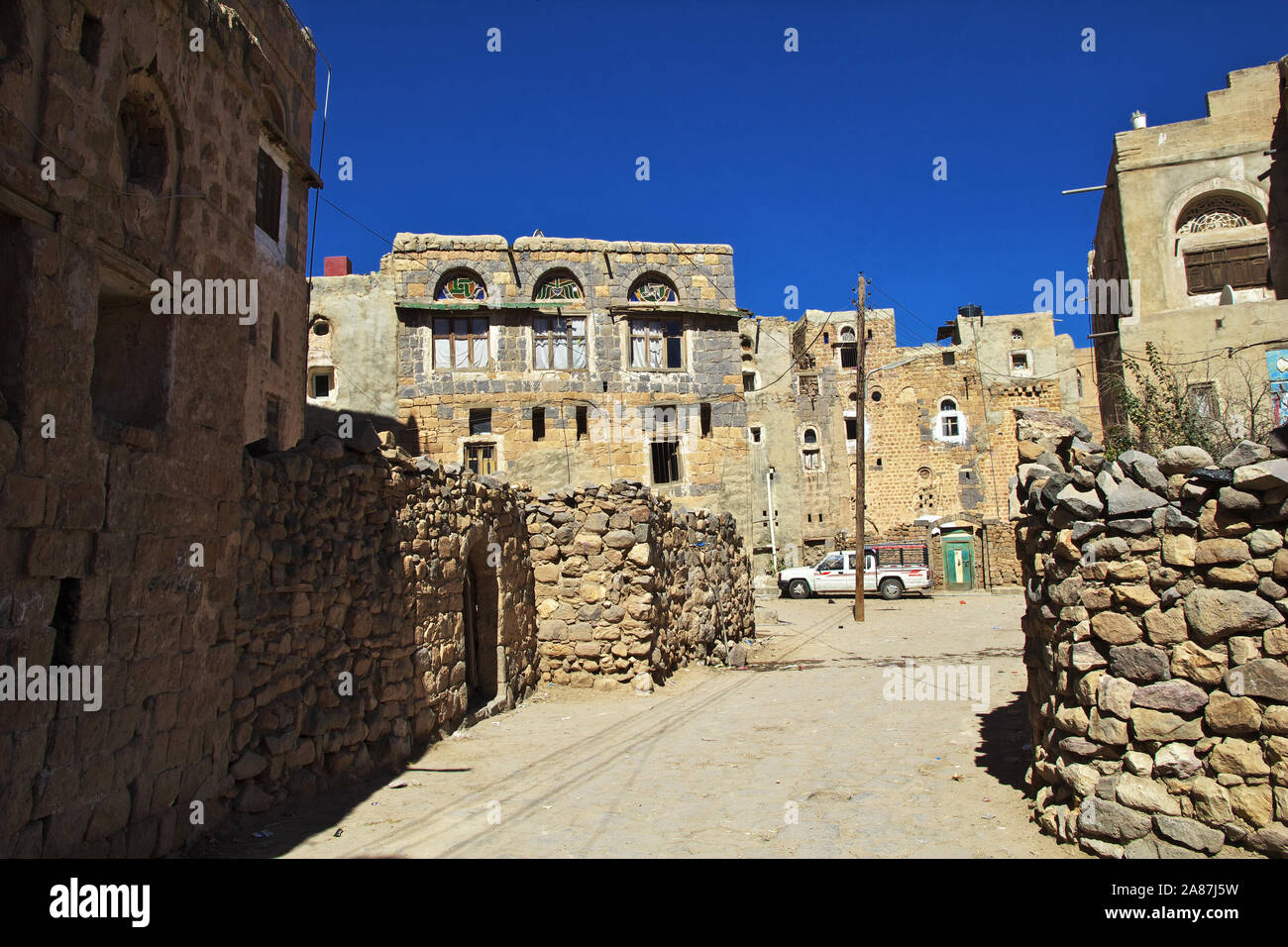 Shibam yemen street hi-res stock photography and images - Alamy