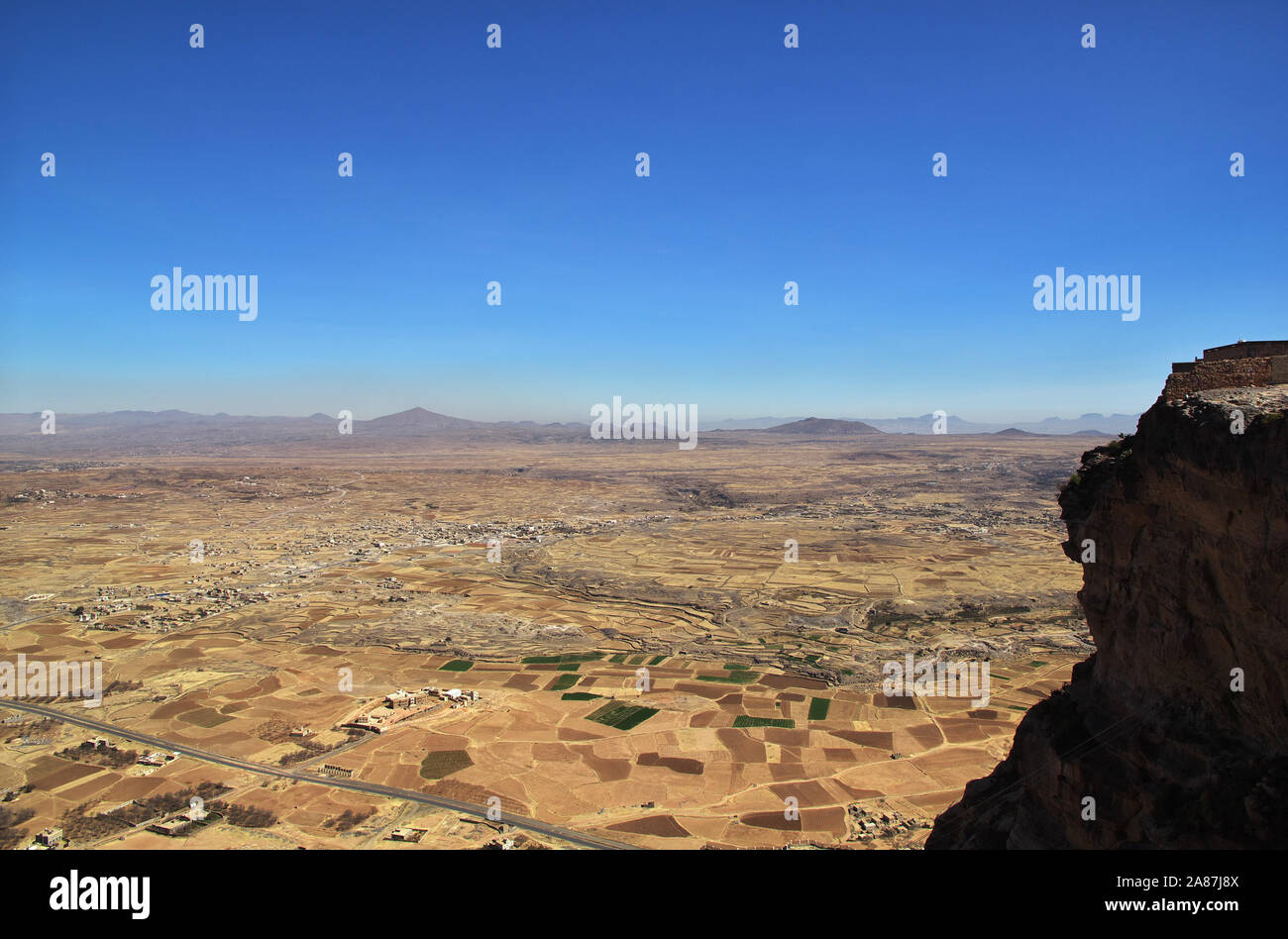 Kawkaban village in mountains, Yemen Stock Photo - Alamy