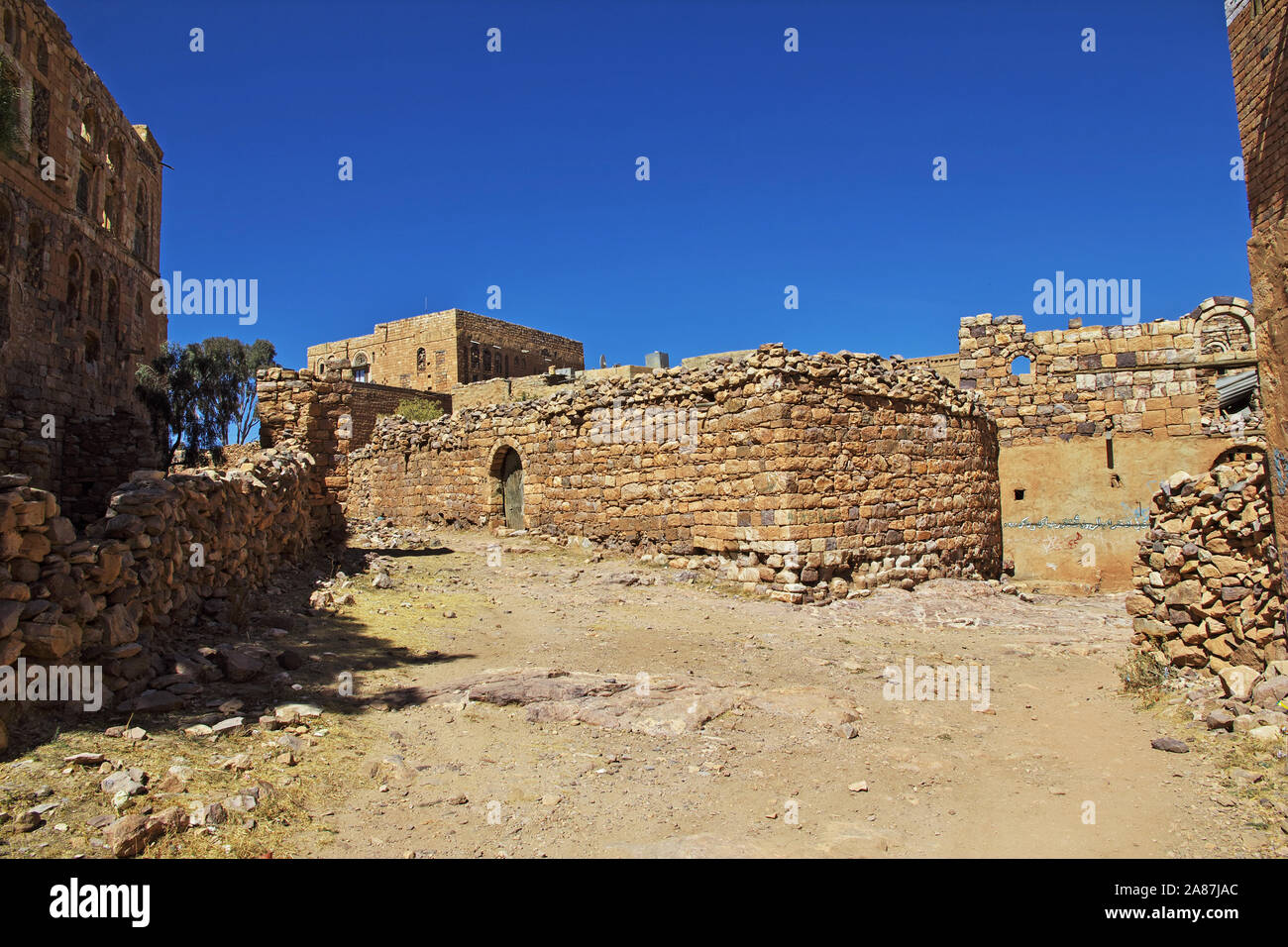 Kawkaban village in mountains, Yemen Stock Photo - Alamy