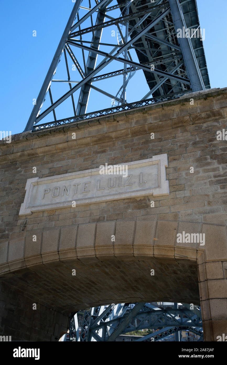 Louis bridge house porto hi-res stock photography and images - Alamy