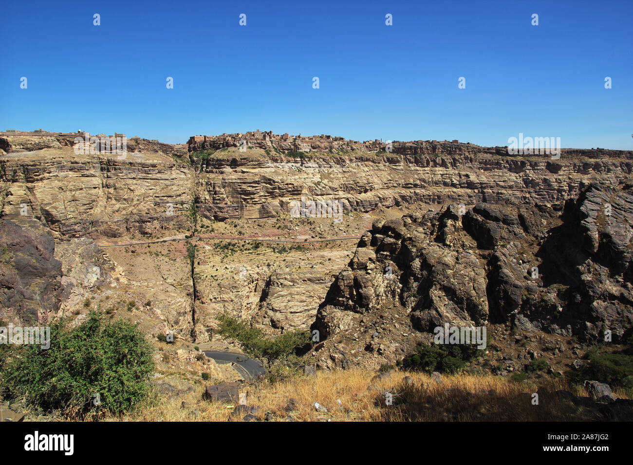 Kawkaban village in mountains, Yemen Stock Photo - Alamy