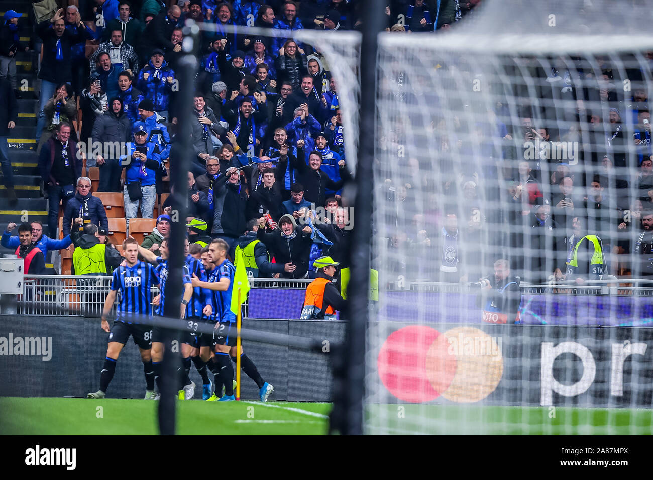 Soccer celebration men hi-res stock photography and images - Alamy