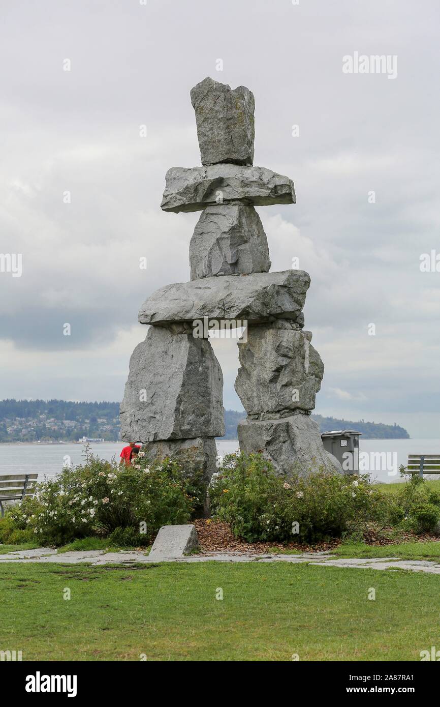 Stone symbol inukshuk in english bay hi-res stock photography and ...
