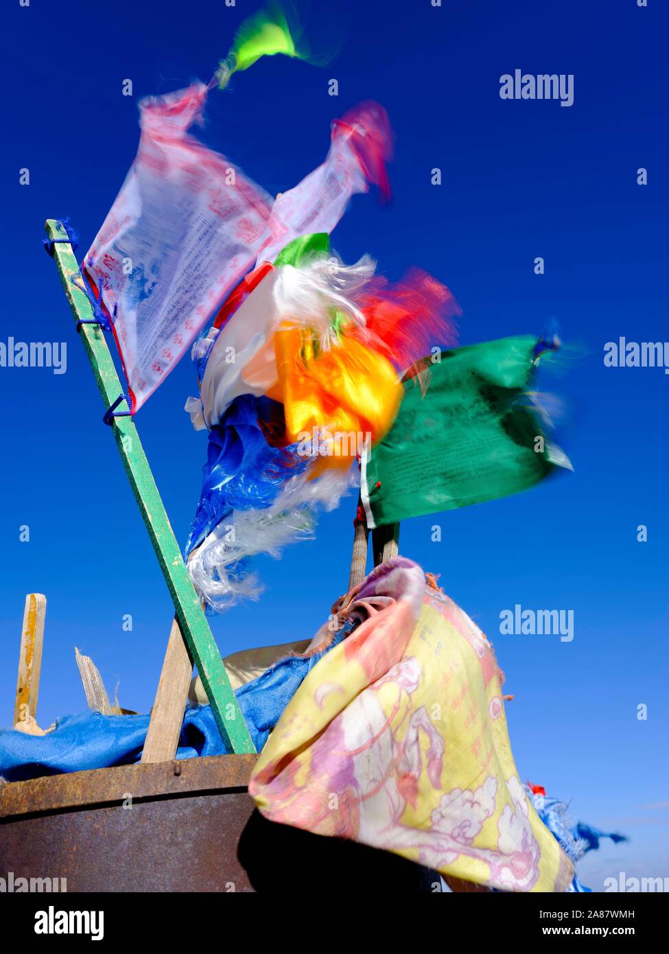 Khatas, prayer flags mark a summit and sacred place, Tow Aimag, Tow ...