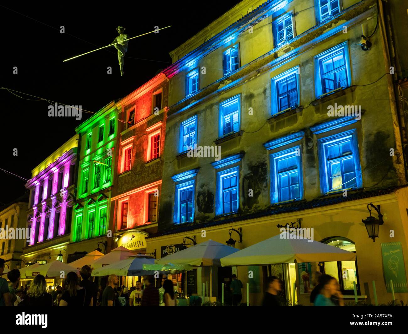 High wire acrobats hi-res stock photography and images - Alamy