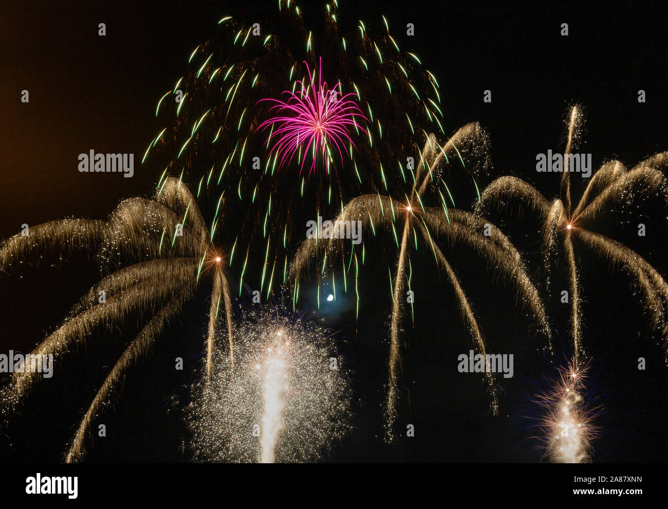 Firework rocket celebration hi-res stock photography and images - Alamy