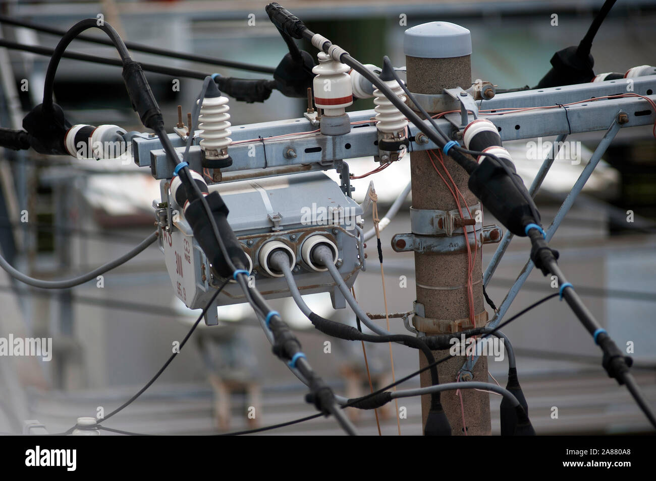 Yokohama towers hi-res stock photography and images - Alamy