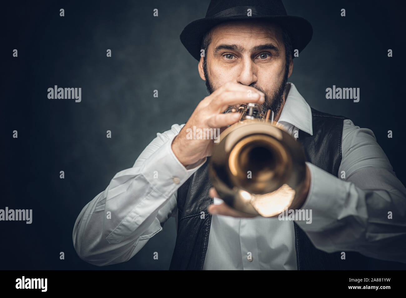 Trumpet player black hi-res stock photography and images - Alamy