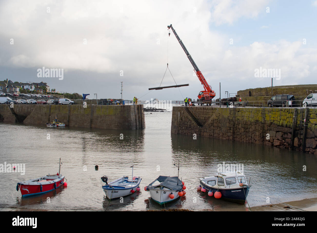 Mousehole, Cornwall, UK, 7th November 2019. UK Weather. Every year ...