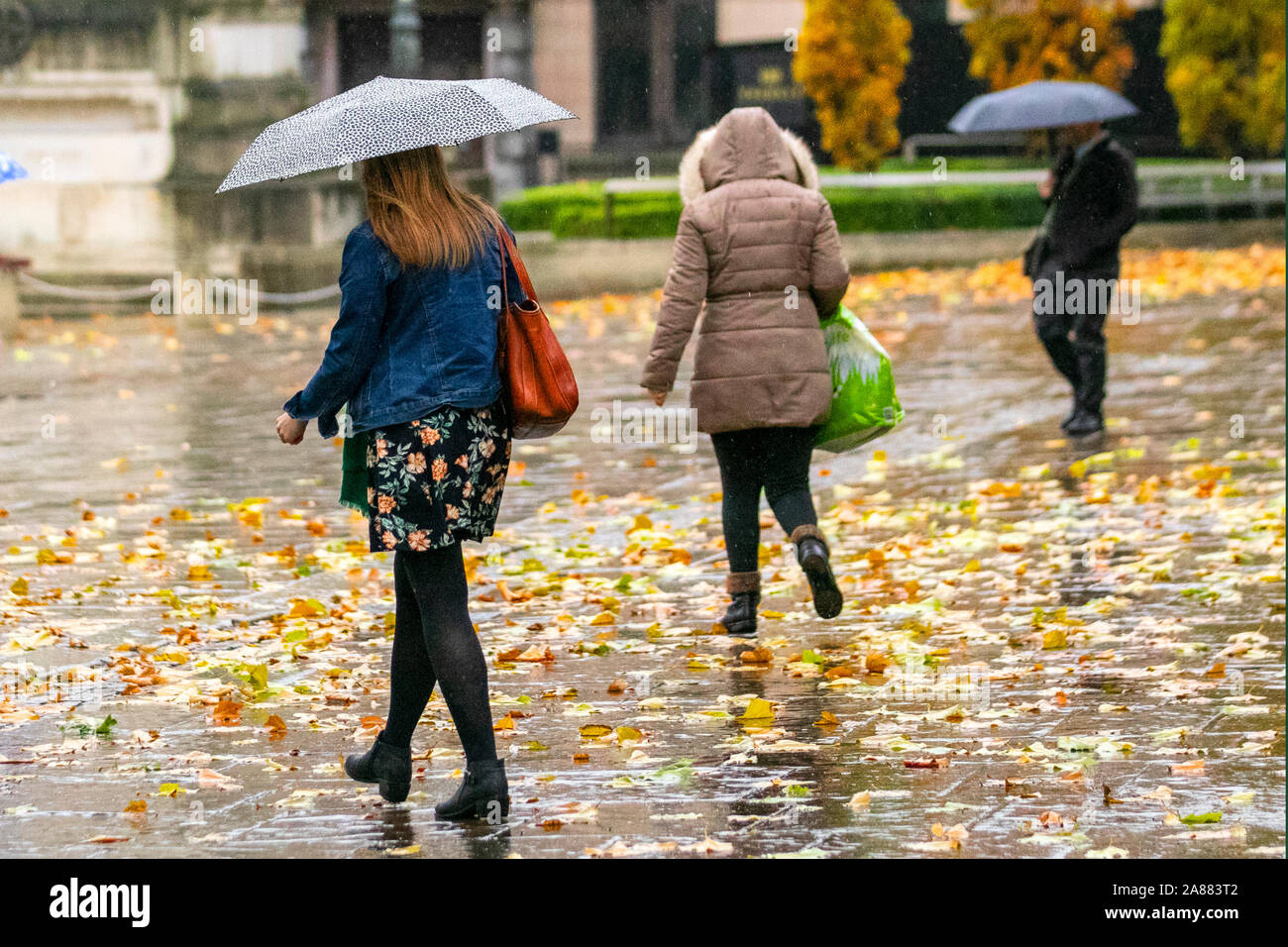 Preston, Lancashire. UK Weather. 7th Nov, 2019. Heavy rain at the start ...