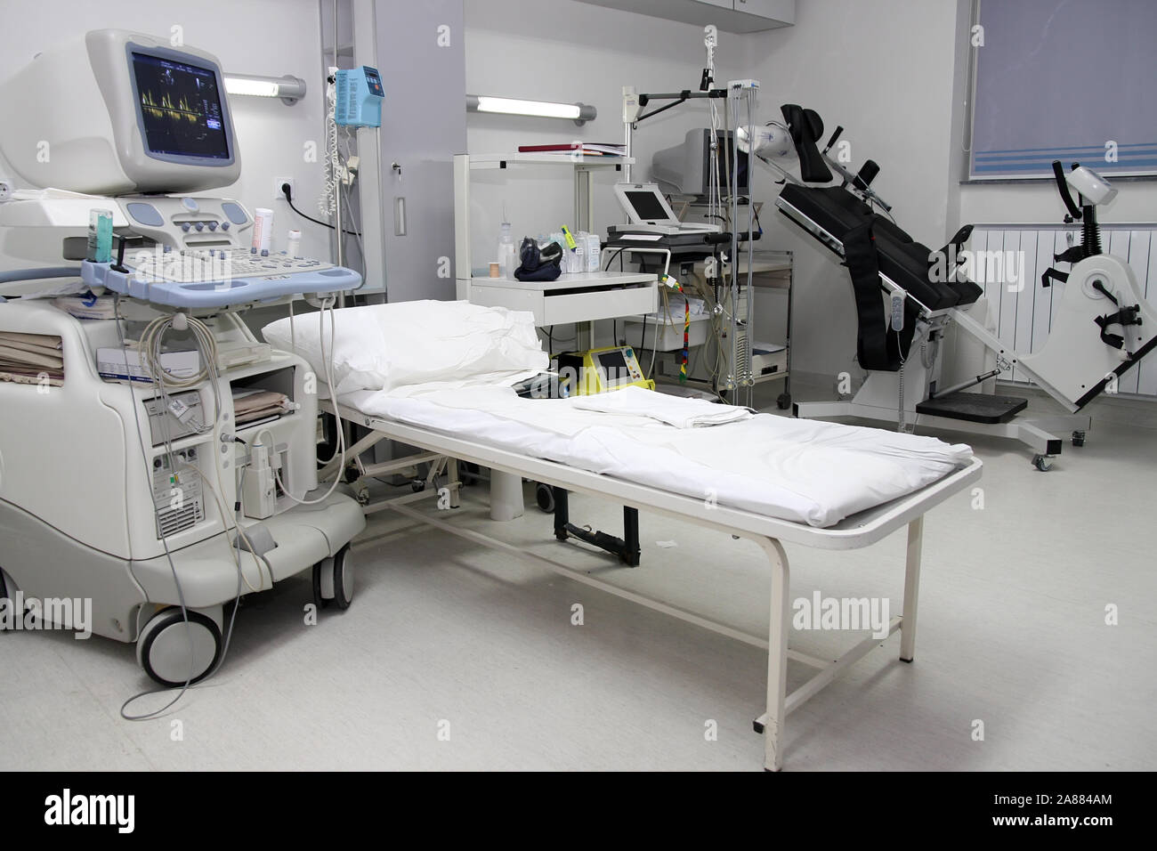 Ultrasonic device in the hospital room Stock Photo - Alamy