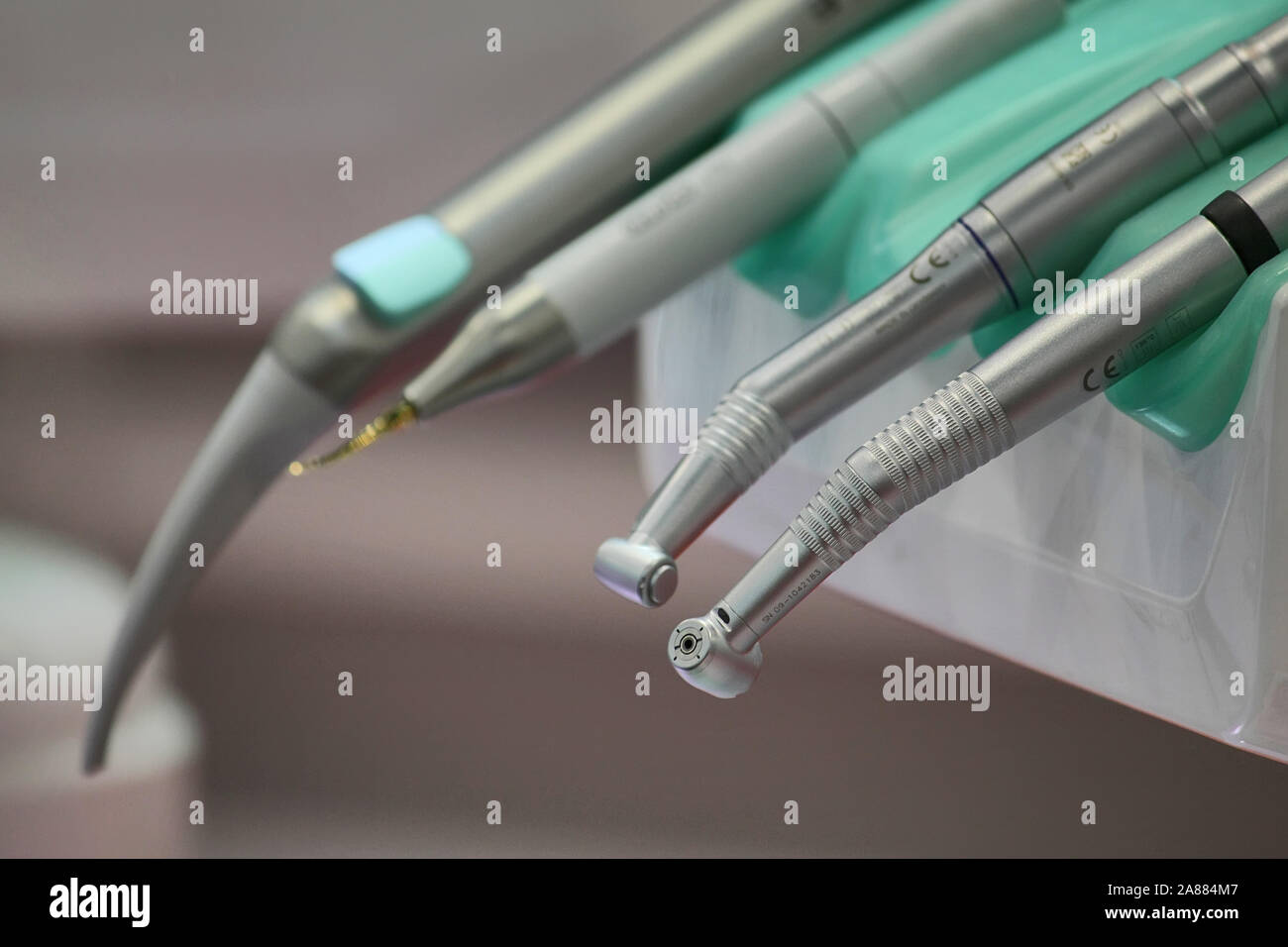 Dentistry instruments hi-res stock photography and images - Alamy