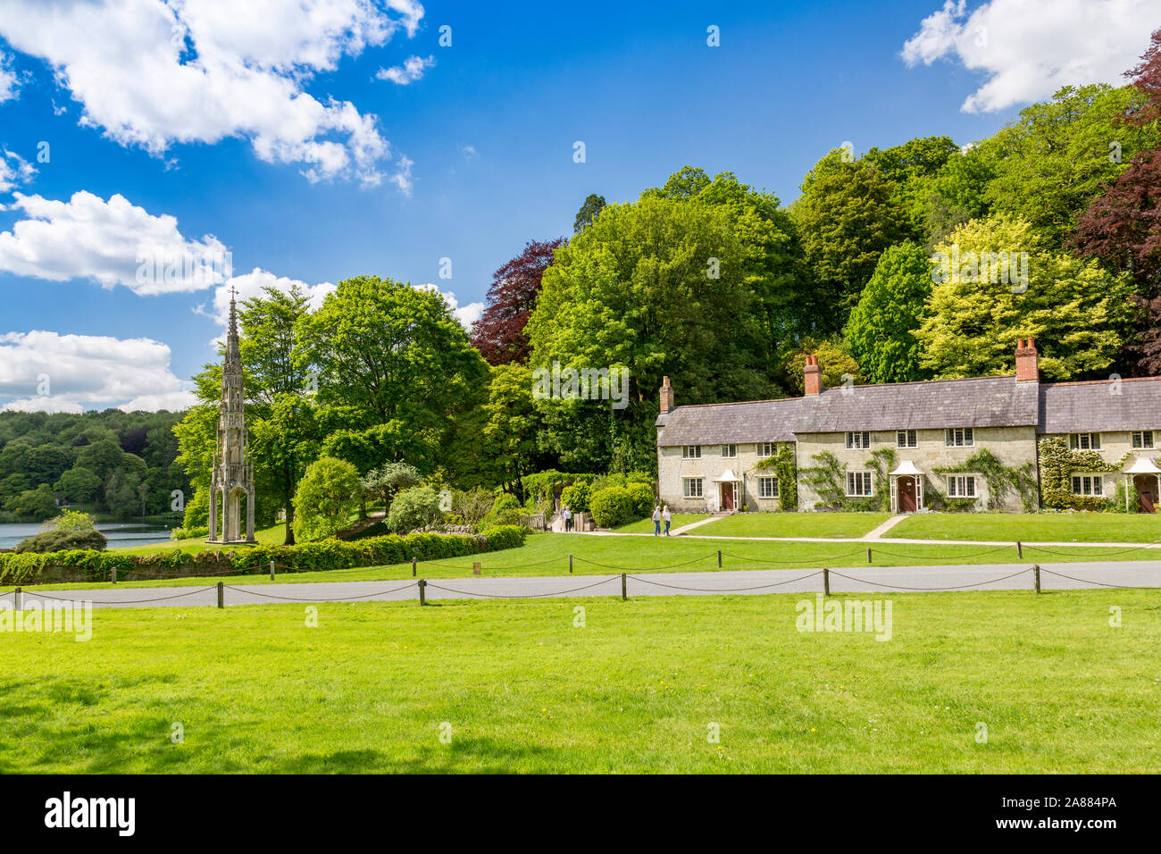 English cottage gardens hi-res stock photography and images - Alamy