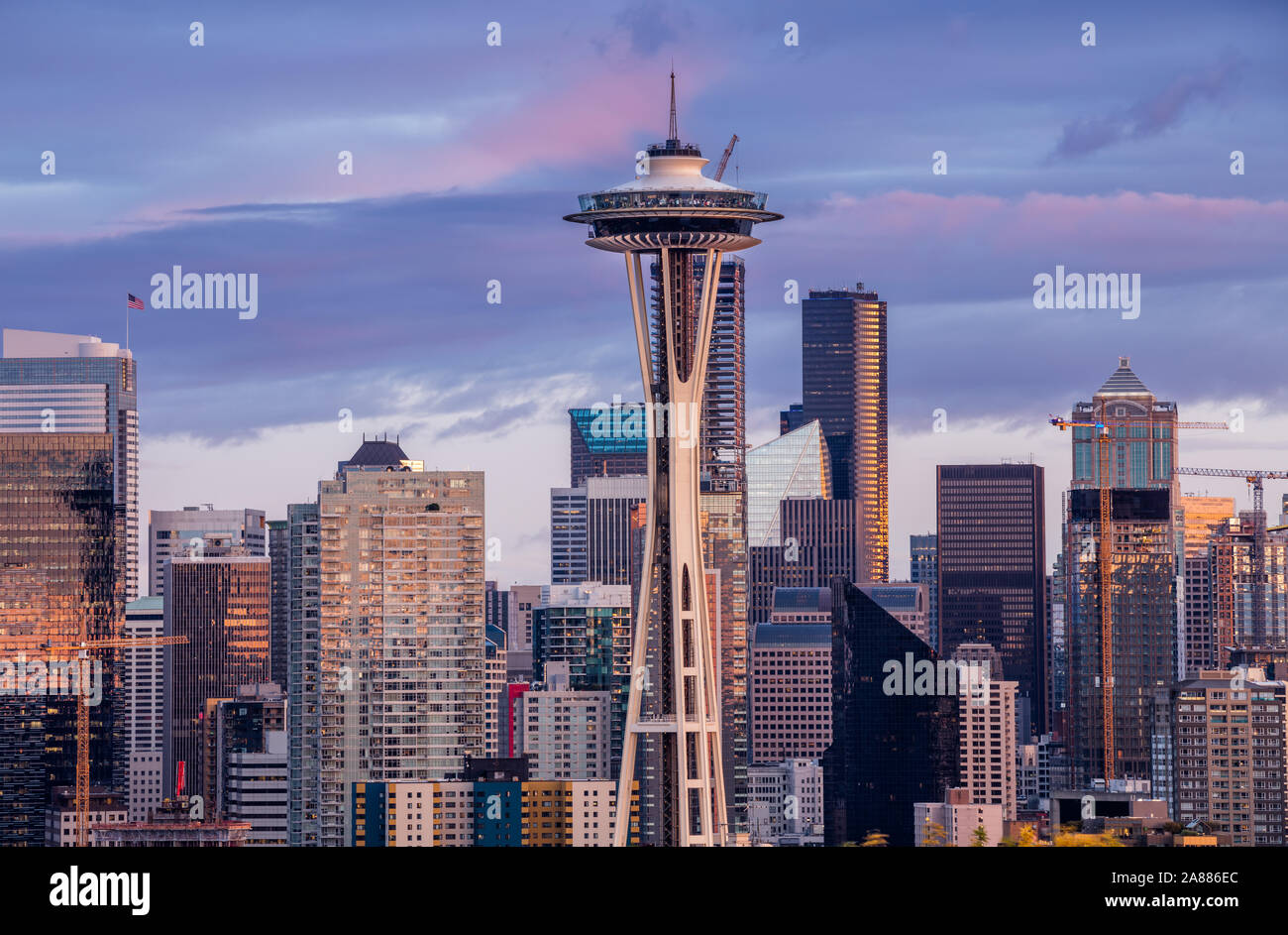 Seattle skyline with evening sunset colors Stock Photo - Alamy