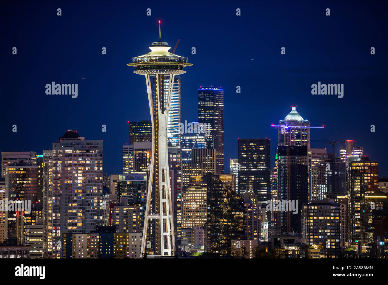 Seattle skyline at night Stock Photo - Alamy