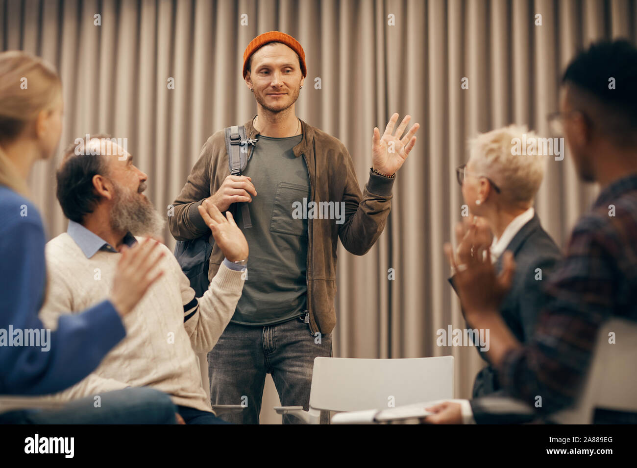 Large business meeting presentation hi-res stock photography and images ...