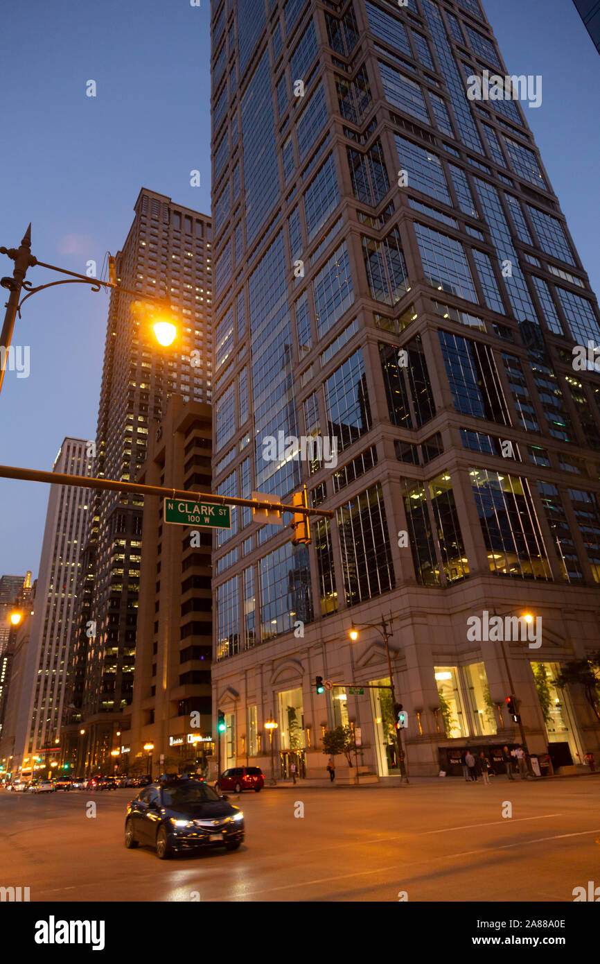 27 West Wacker Drive, The Loop, Chicago, USA Stock Photo - Alamy