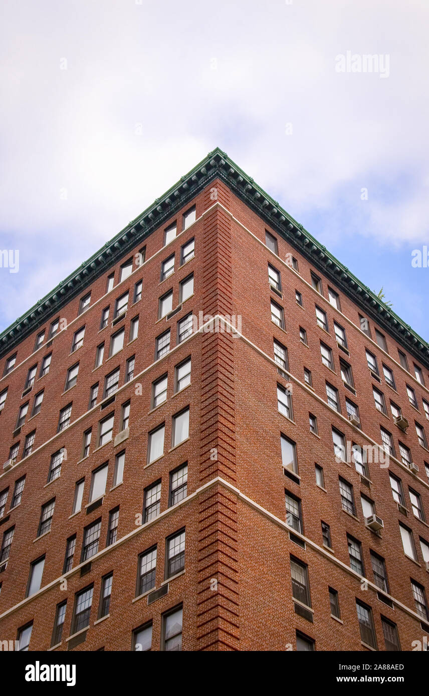 Apartment symmetry brooklyn hi-res stock photography and images - Alamy