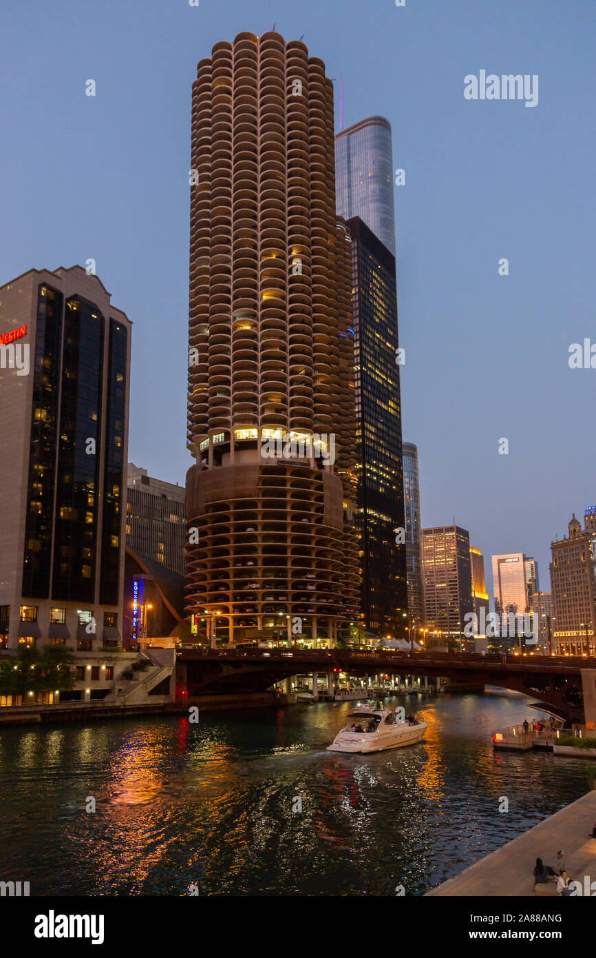 Chicago marina hi-res stock photography and images - Alamy