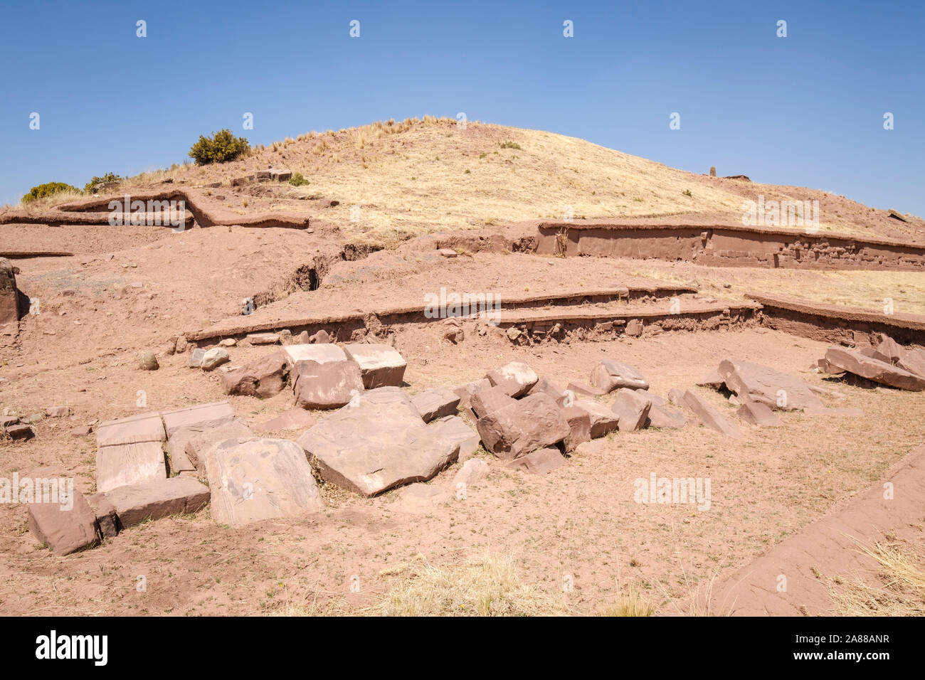 Akapana pyramid at Tiwanaku Archeological Complex, Bolivia Stock Photo ...