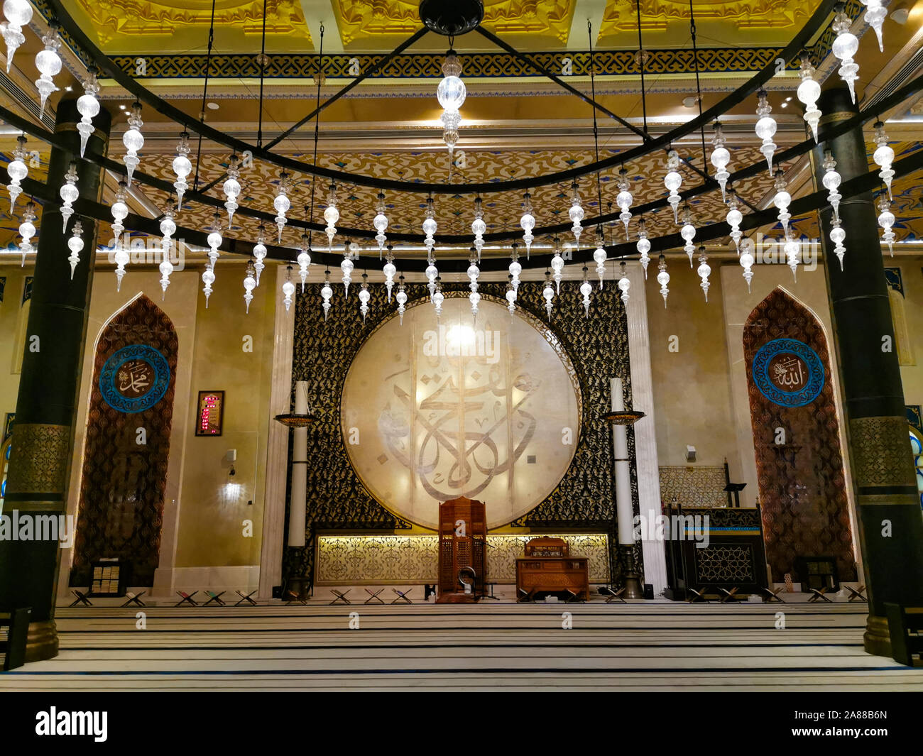 Mosque pattern qatar hi-res stock photography and images - Alamy