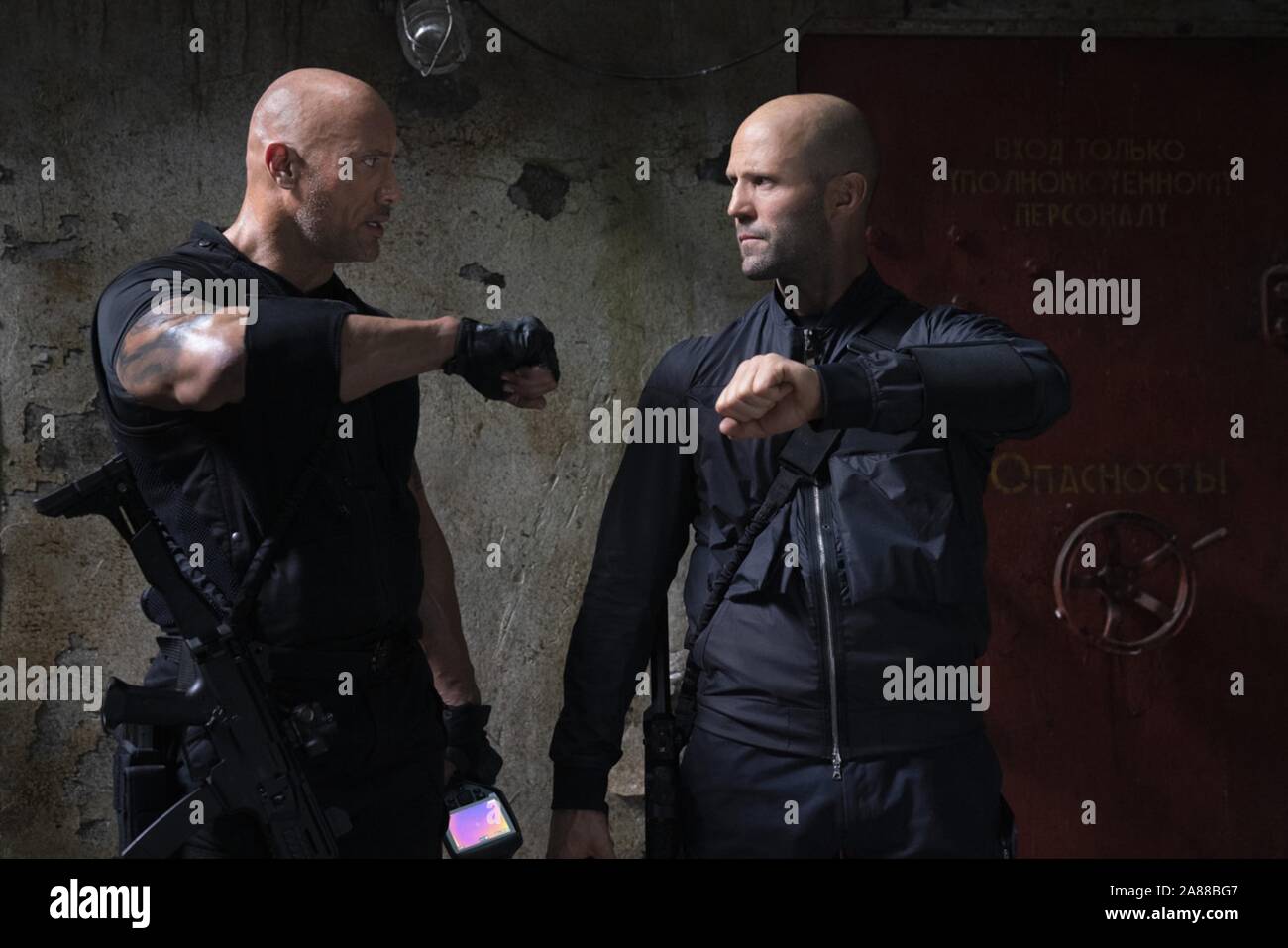 FAST & FURIOUS PRESENTS: HOBBS & SHAW (2019) DWAYNE JOHNSON JASON ...