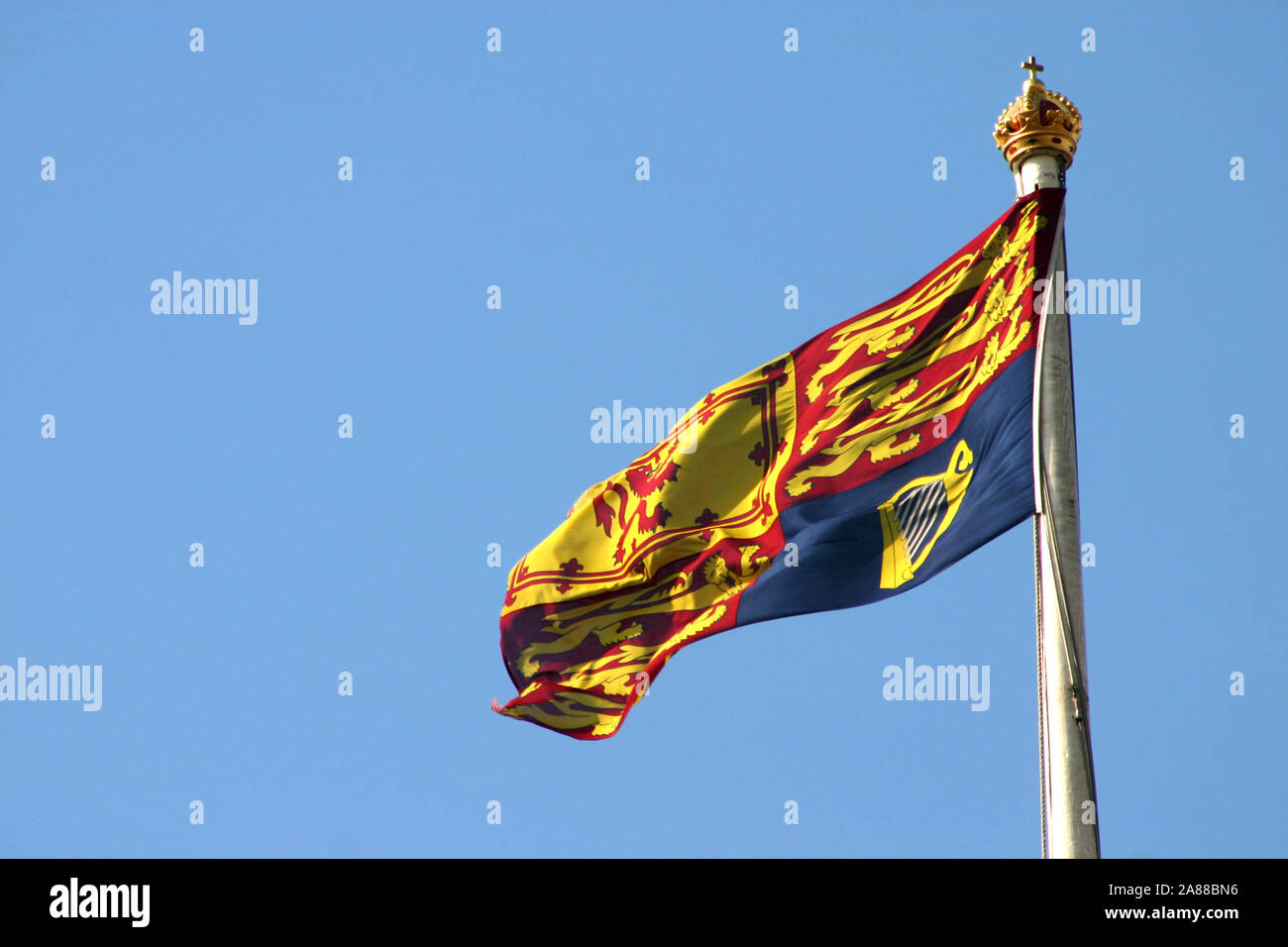 British monarchy royal coat arms hi-res stock photography and images ...