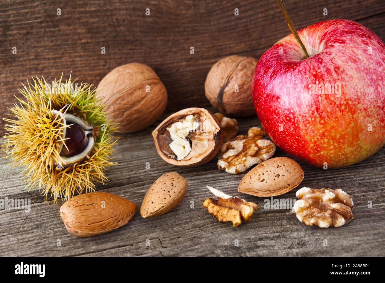 Apples country kitchen hi-res stock photography and images - Alamy