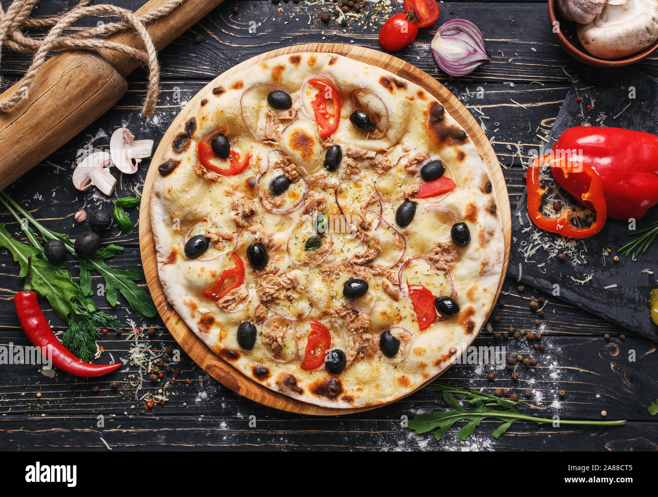 Pizza with fish hi-res stock photography and images - Alamy