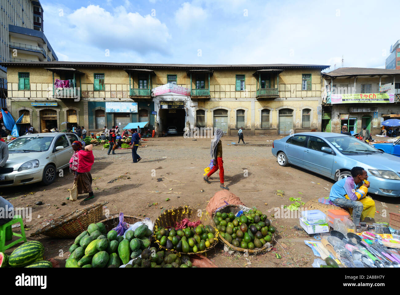 Addis ababa ethiopia africa piazza hi-res stock photography and images ...