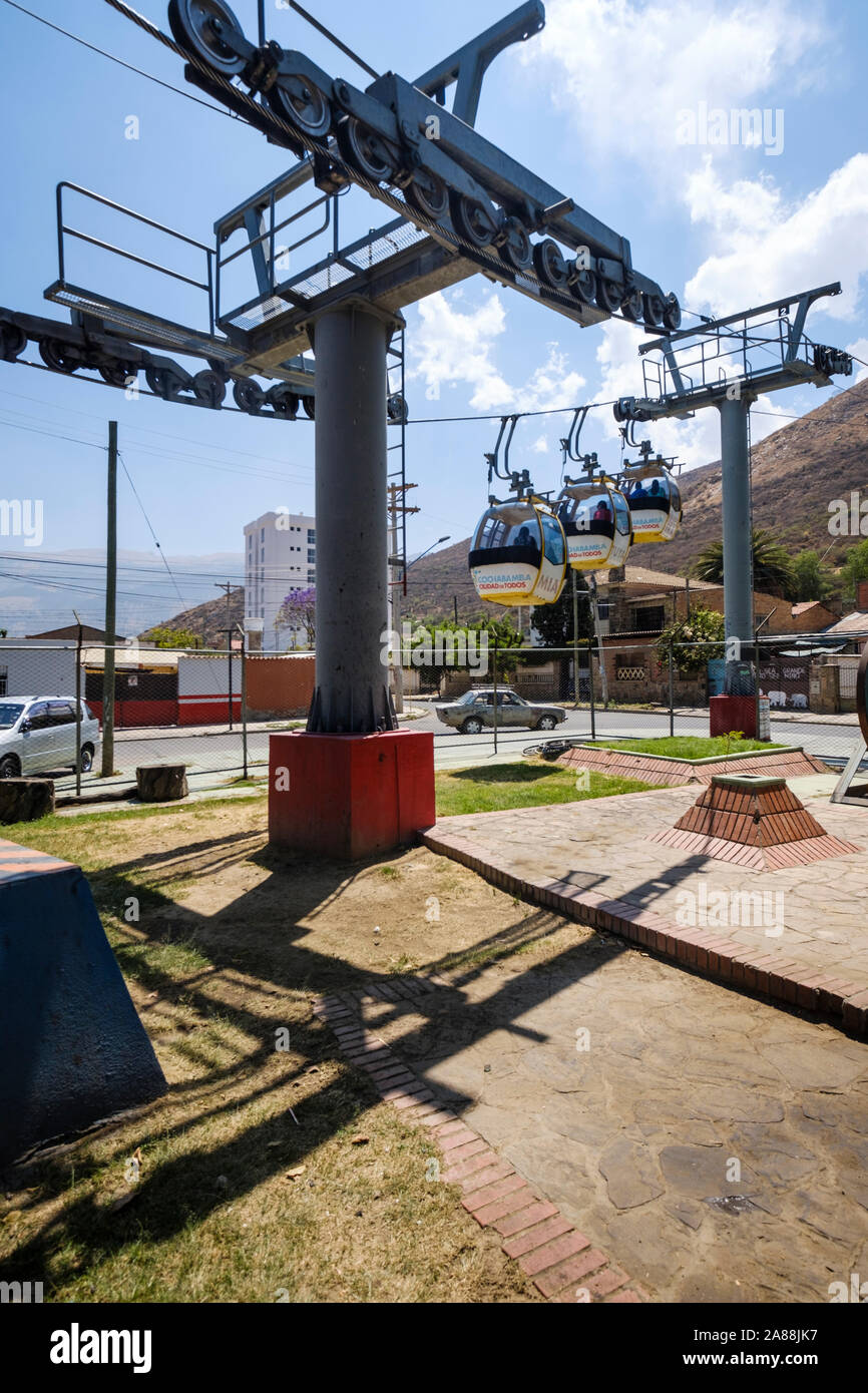 Popular cable car to Cerro de San Pedro in Cochabamba, Bolivia Stock ...