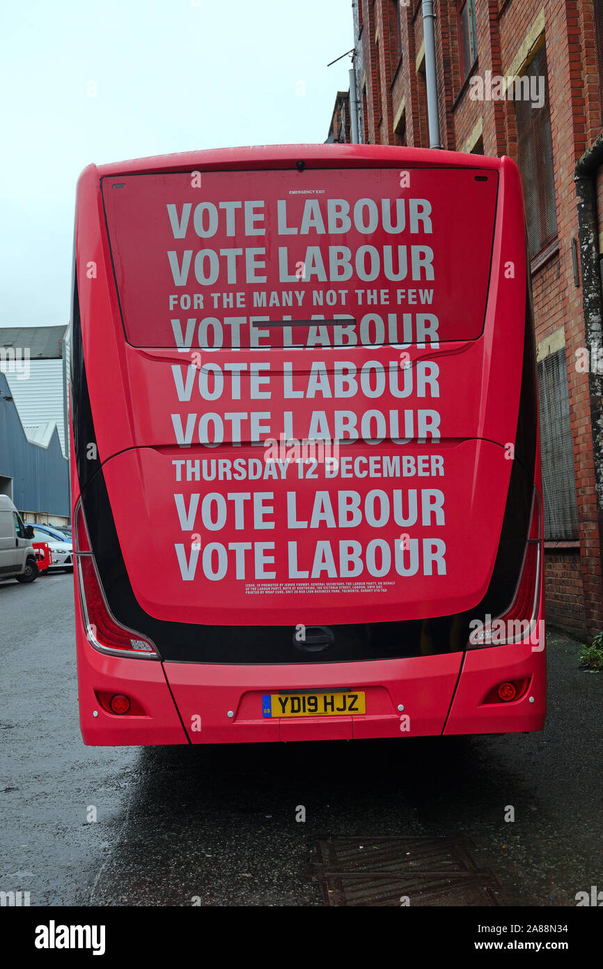 Labour campaign bus 2019 hi-res stock photography and images - Alamy