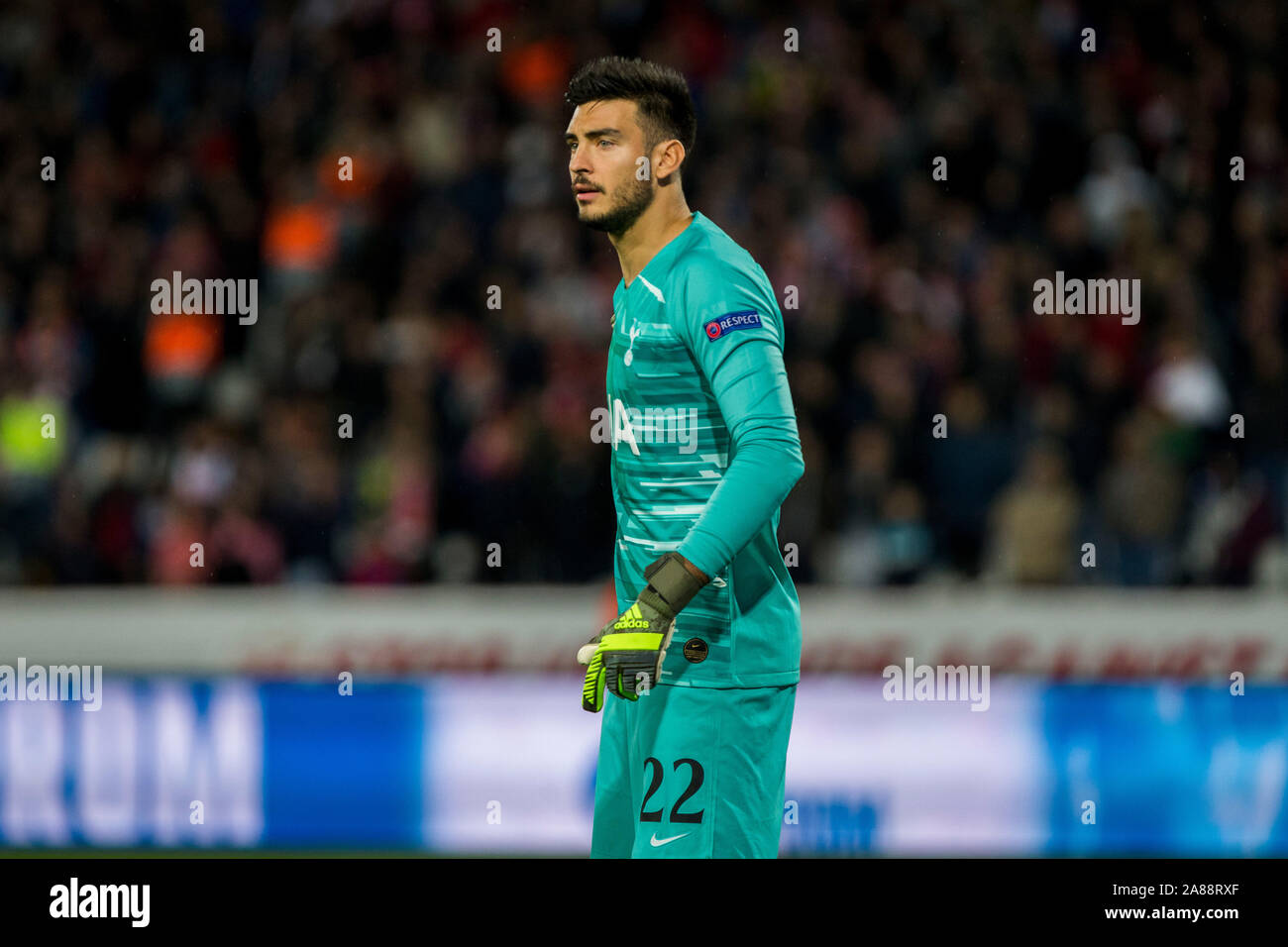 Belgrade, Serbia. 6th Nov, 2019. Goalkeeper Paulo Gazzaniga of ...